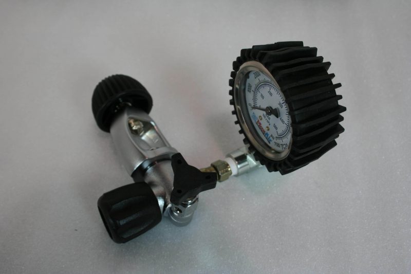 SCUBA yoke with gauge - Max-Air